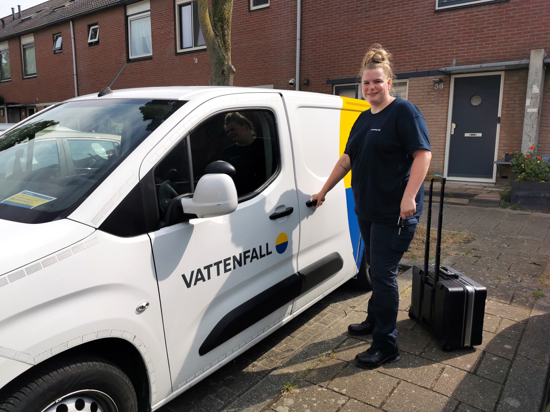 Over de schouder bij een servicemonteur Stadsverwarming | Vattenfall