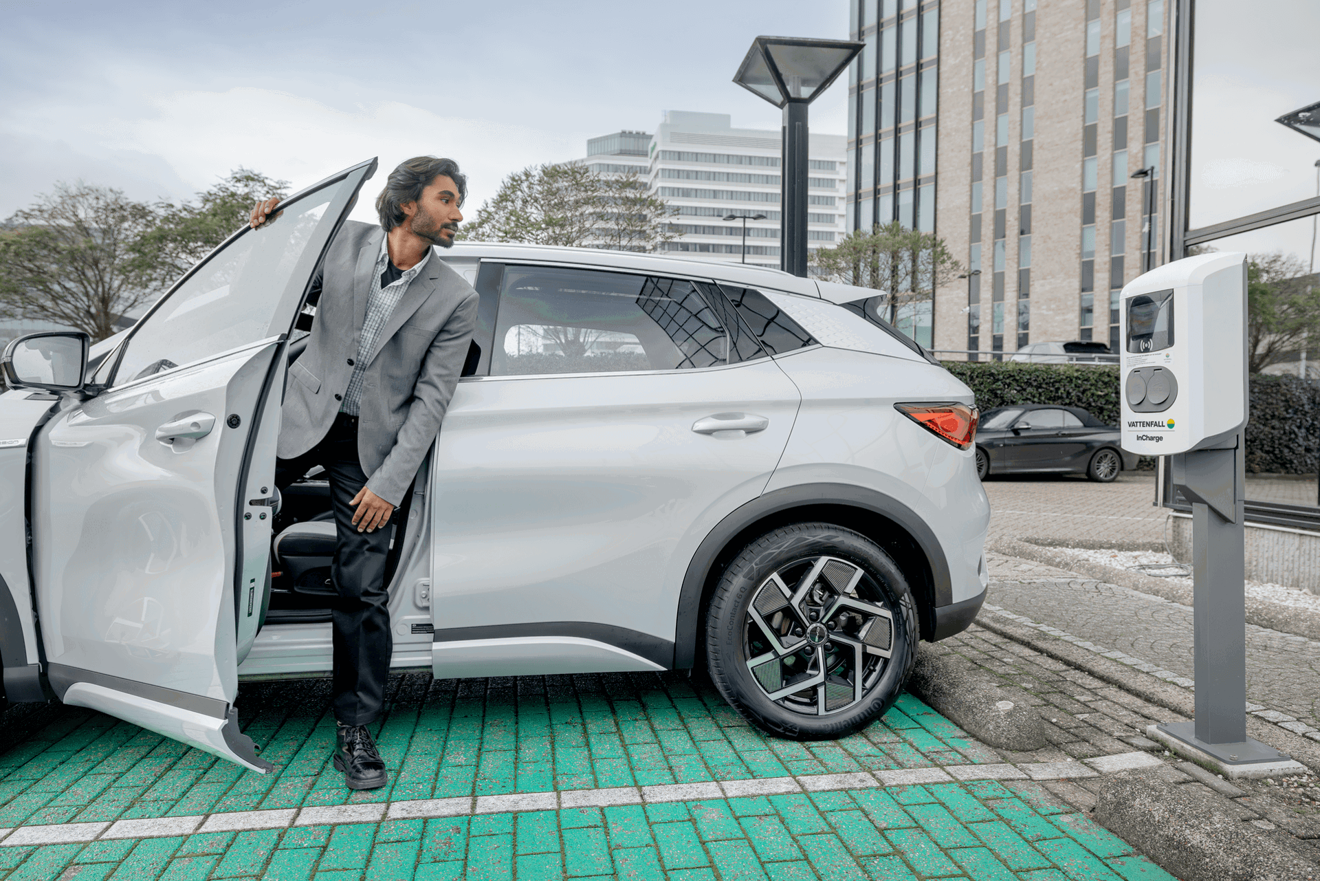 Zakelijk elektrisch rijden voor ondernemers | Vattenfall MKB Zakelijk elektrisch rijden voor ondernemers | Vattenfall MKB